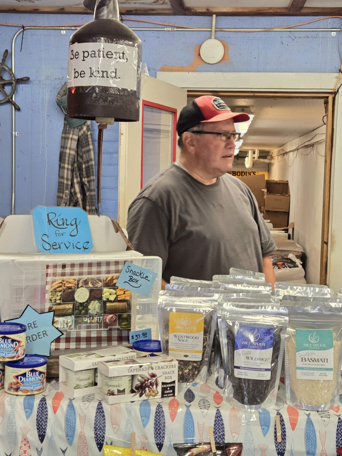 Sea Grant communications team gets crash course in aquaculture, Lake ...